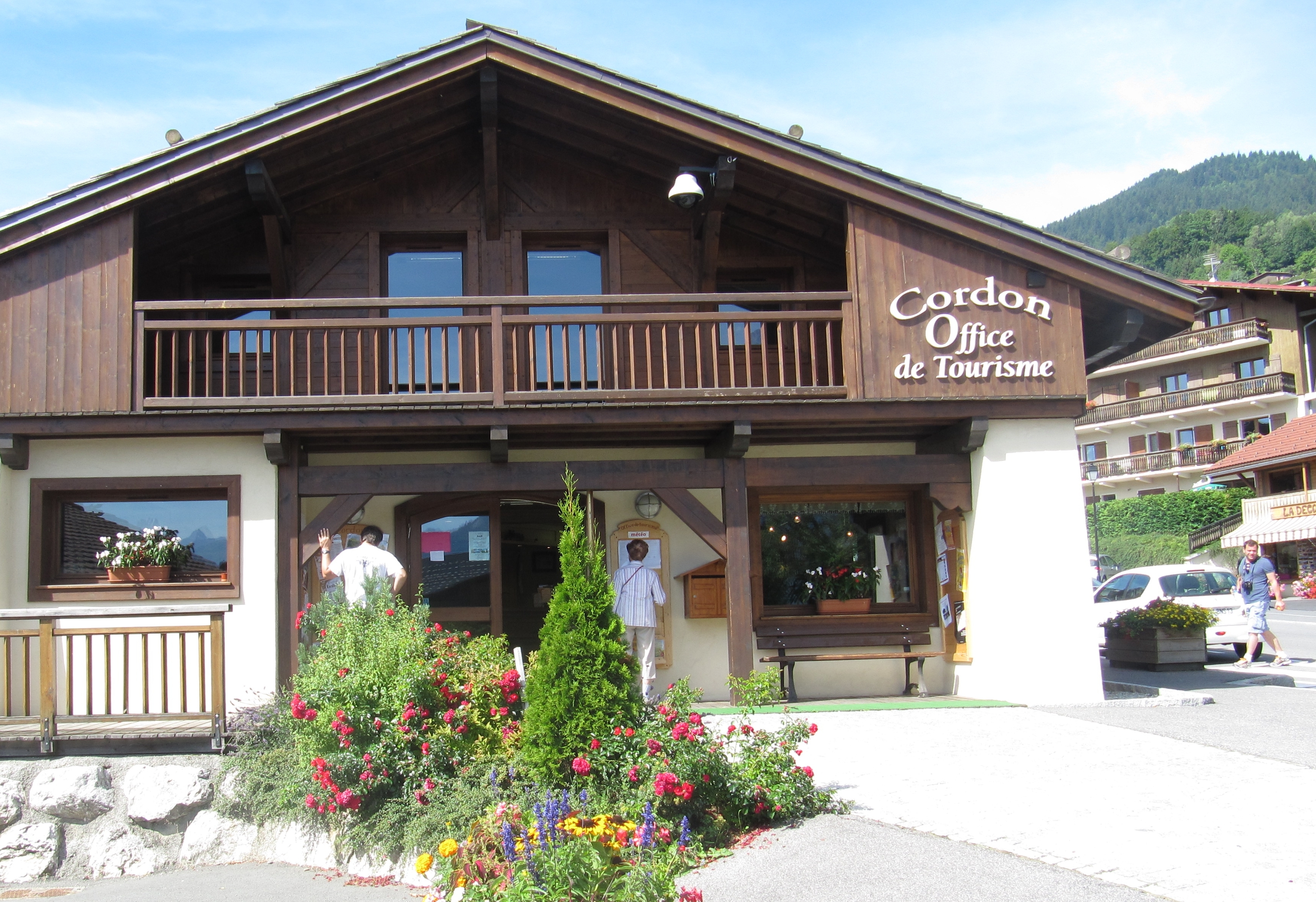 Cordon Tourisme | Shops and services