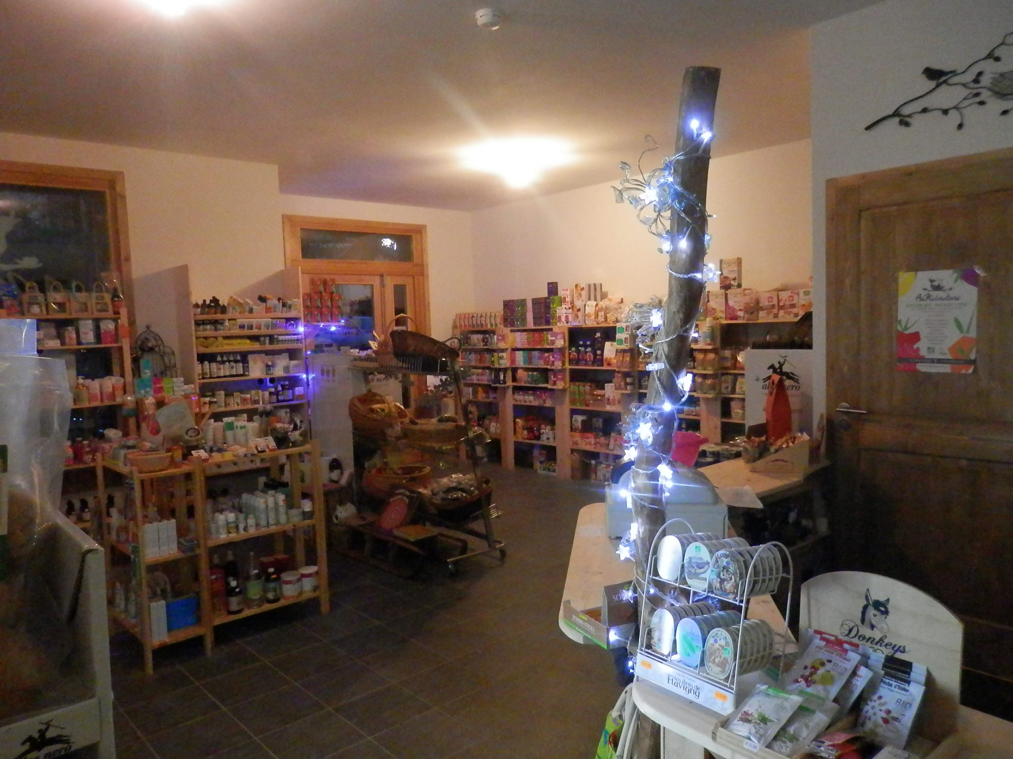 Organic store Au Nid Nature | Shops and services