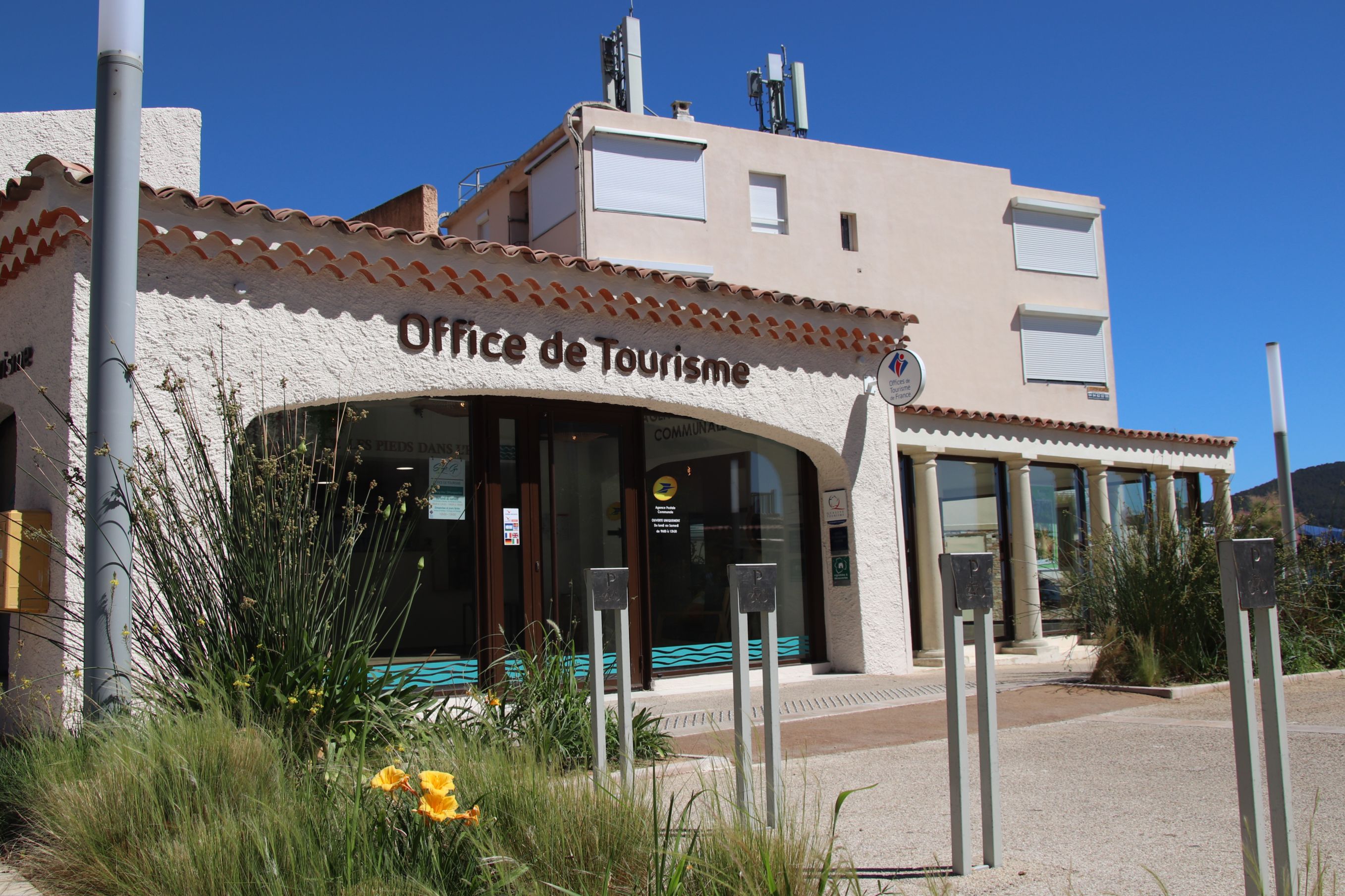 Tourist Office of Saint-Cyr-sur-Mer | Shops and services