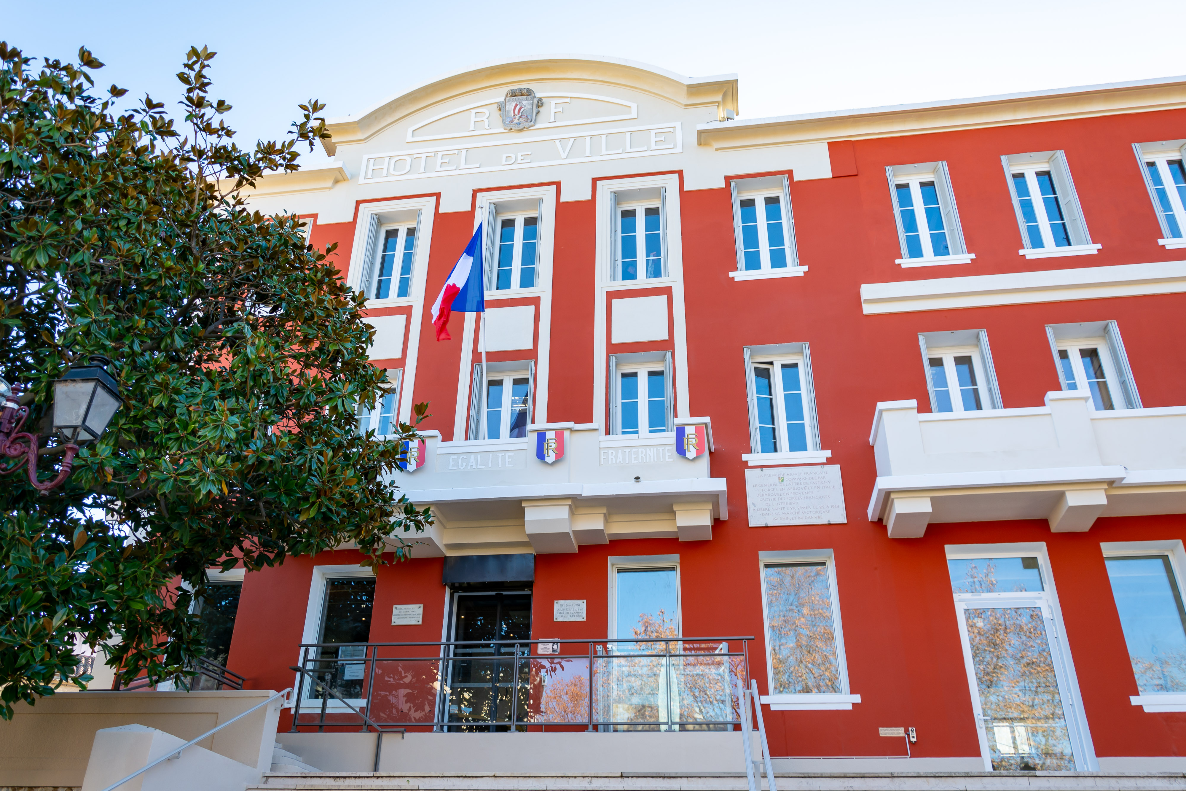 Mairie de Saint-Cyr-sur-Mer | Commerces et services