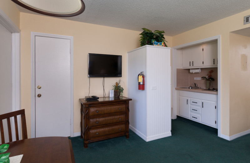 Oceanfront Tuckaway Shores Resort (Indialantic, FL) - Resort Reviews ...