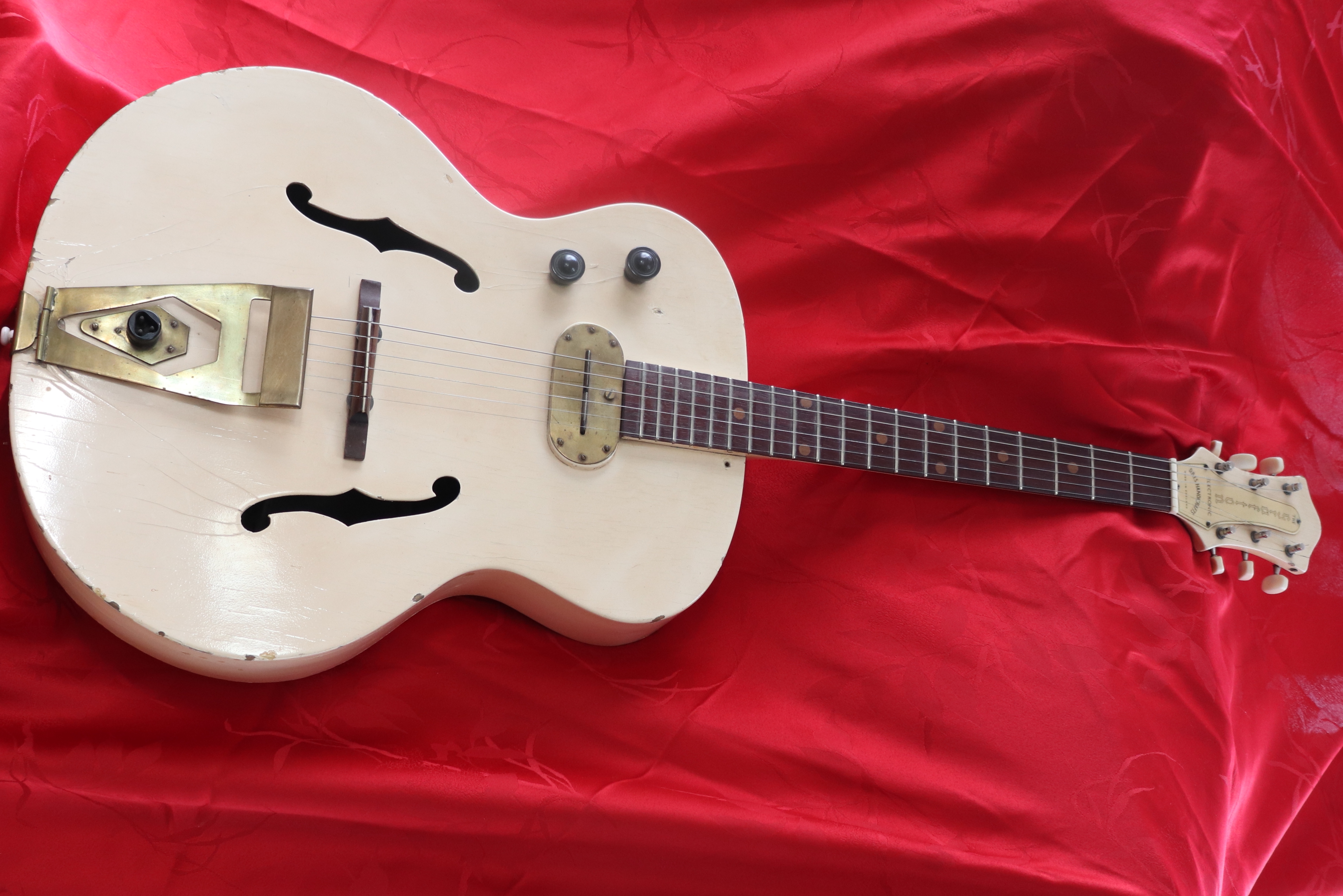 How To Identify an Old, Unusual Guitar | Reverb News