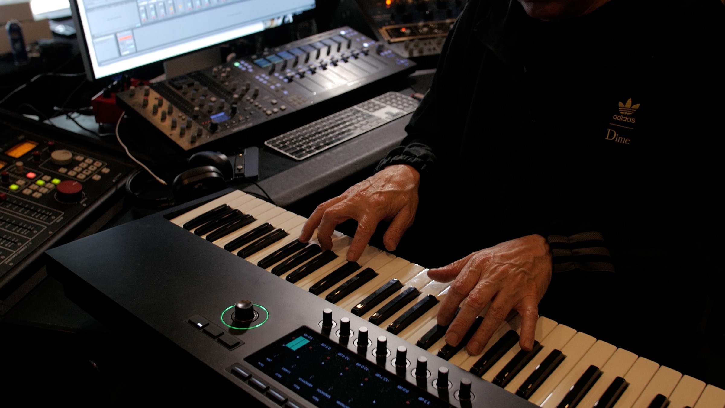 In the Studio With Super-Producer Mike Dean | Reverb