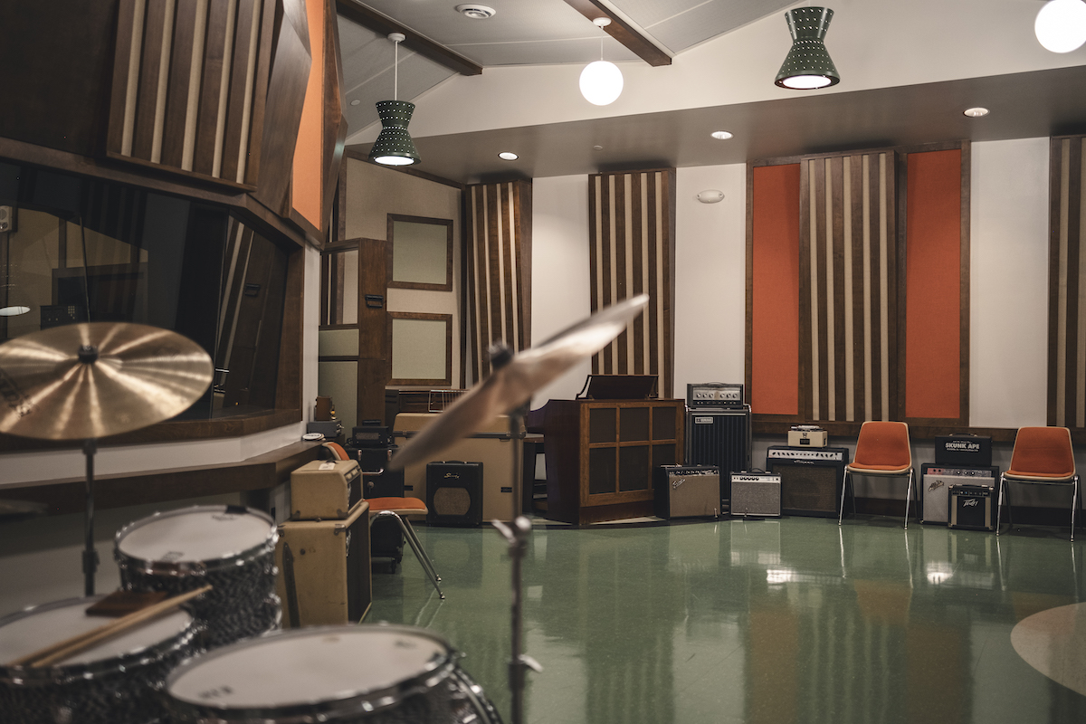 Step Inside Memphis' Southern Grooves Studio | Show Us | Reverb News