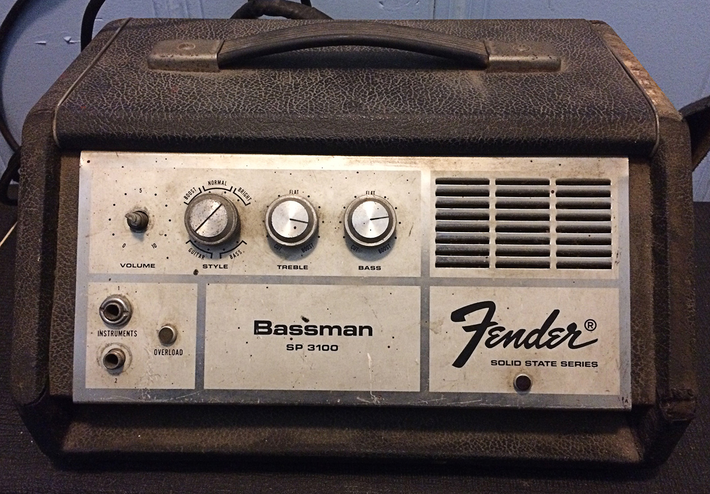 Fender et sa première série d'amplis à transistors | Reverb News