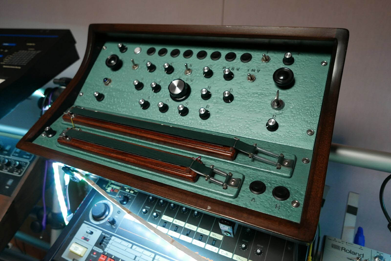 Alessandro Cortini de Nine Inch Nails va ouvrir sa | Actualités Reverb