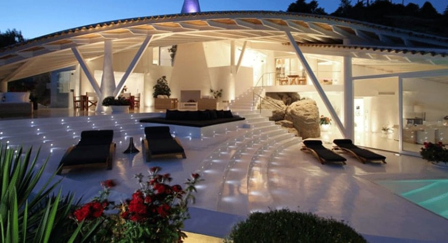 Jaw-Dropping Photos of Three Unbelievable Luxury Homes Around the World ...