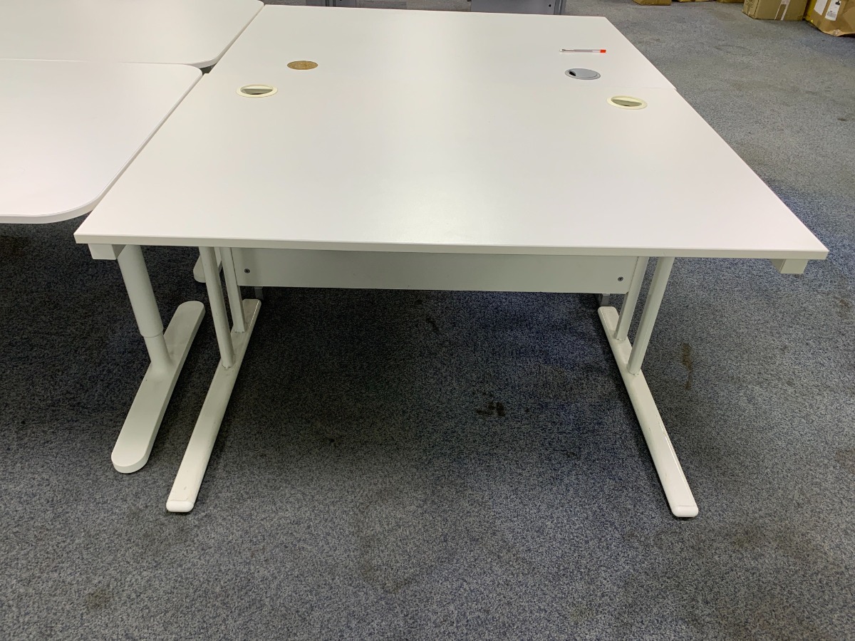 Desk just £12 Item ID 9350
