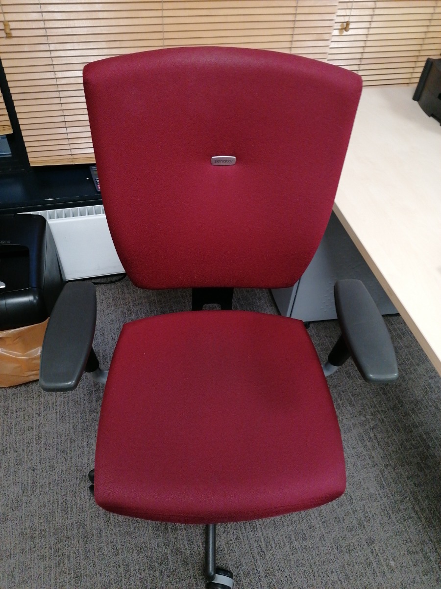Steelcase operator chair just £24 Item ID 11077