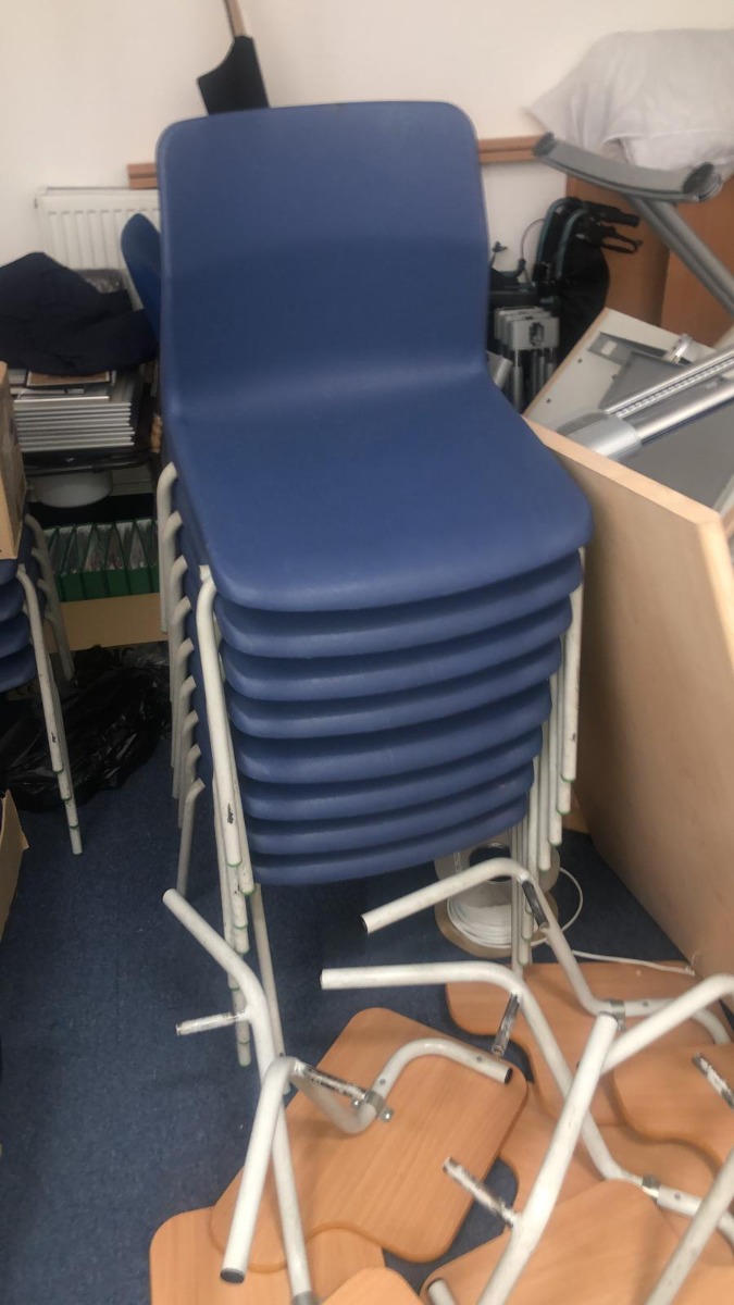 Chair with attachable table x 0 - Surplus office furniture and ...