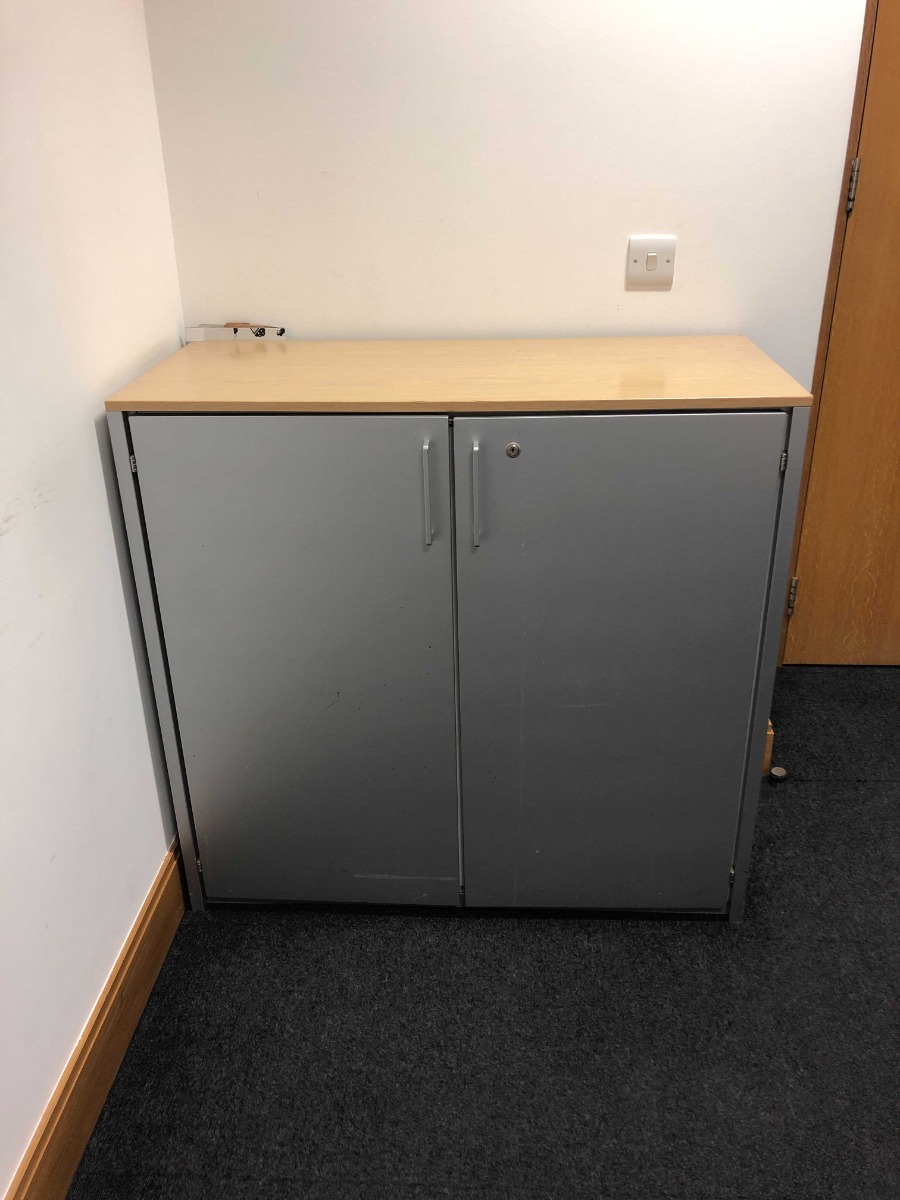 2xWasted damaged Storage cabinet just £20 Item ID 15152