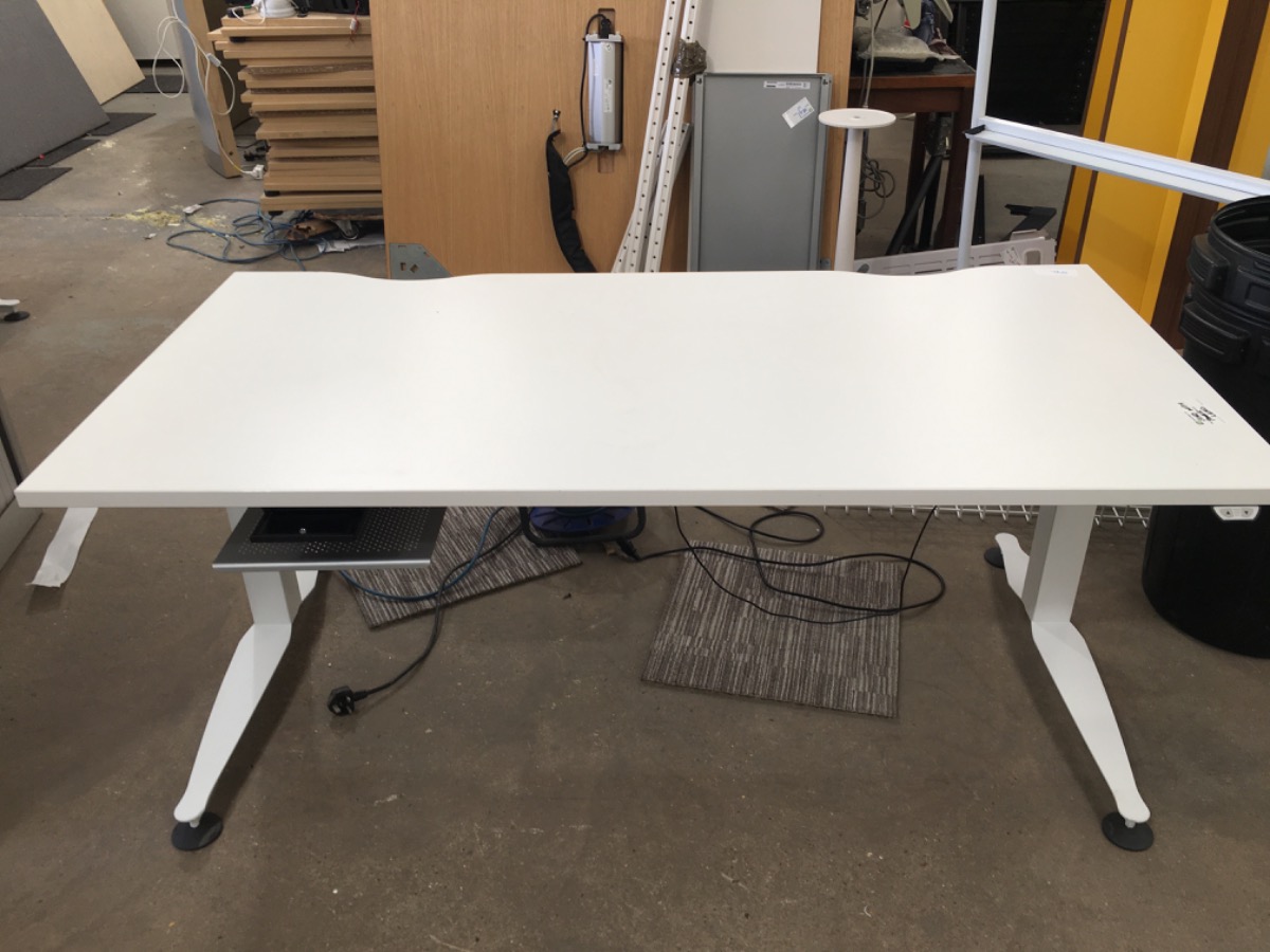 Electric Herman Miller Height adjustable desk just £200.00 Item ID 14013