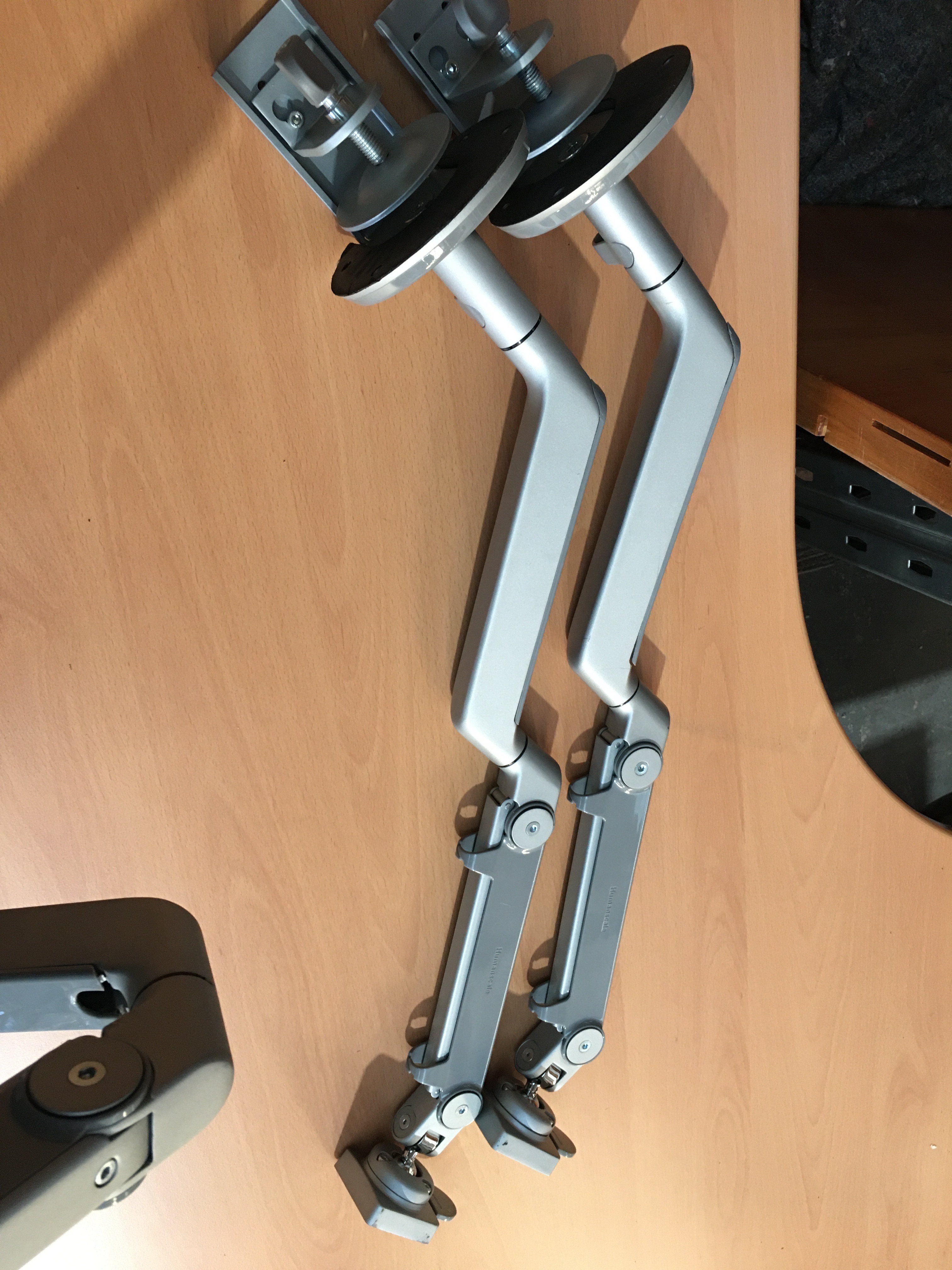 3x Humanscale Monitor arms just £45 Item ID 19806