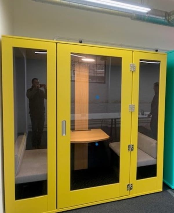 4-Person Meavo Camden Meeting Pod in 2 Colours just £2877.00