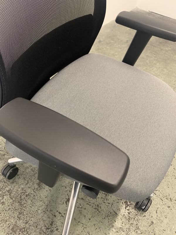 Interstuhl ergonomic task chair with grey seat just £130.00