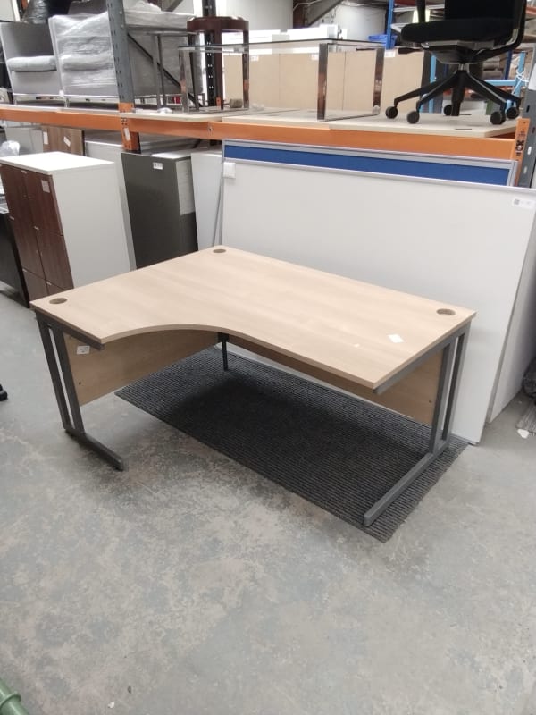 Left hand corner desk dark grey legs just £15 Item ID 26113