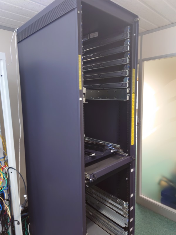 dark grey server racking just £0.00 Item ID 22636