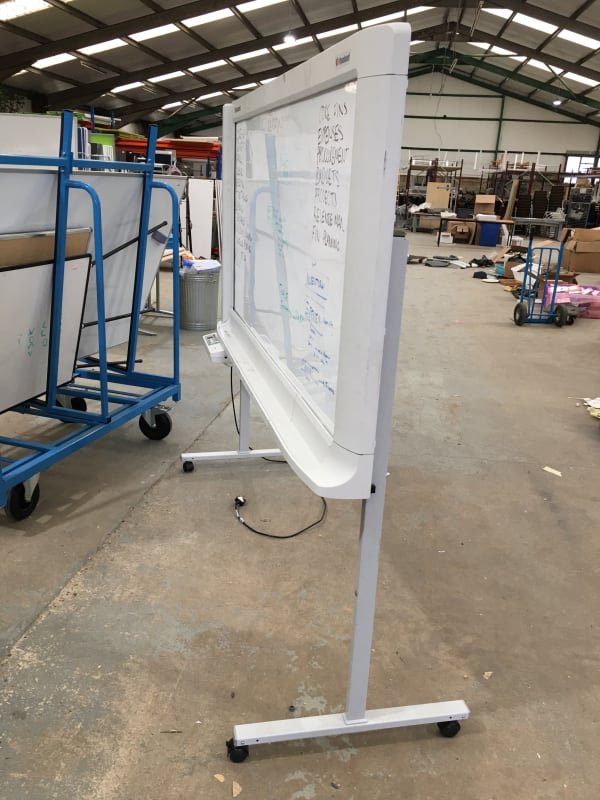 Electronic scrolling whiteboard just £28.00 Item ID 12915