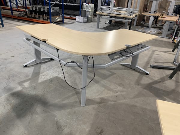 Steelcase electric height adjustable corner desk x 0 - Surplus office ...