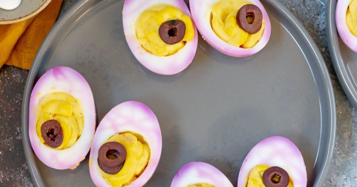 Halloween Eyeball Devilled Eggs | Rily Recipes · Good Recipes