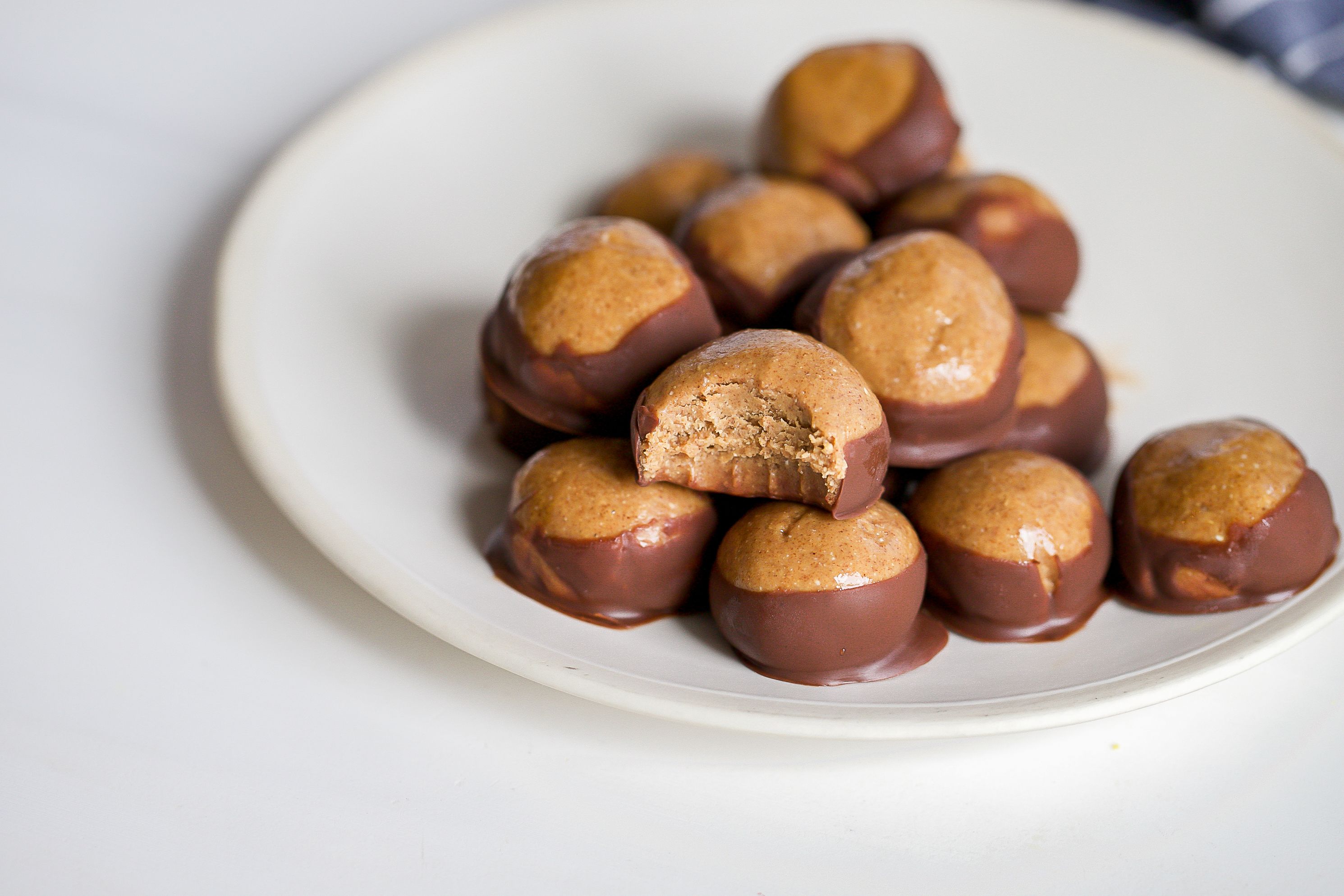 Chocolate Dipped Almond Protein Bites | Rily Recipes | Rily · Good Recipes
