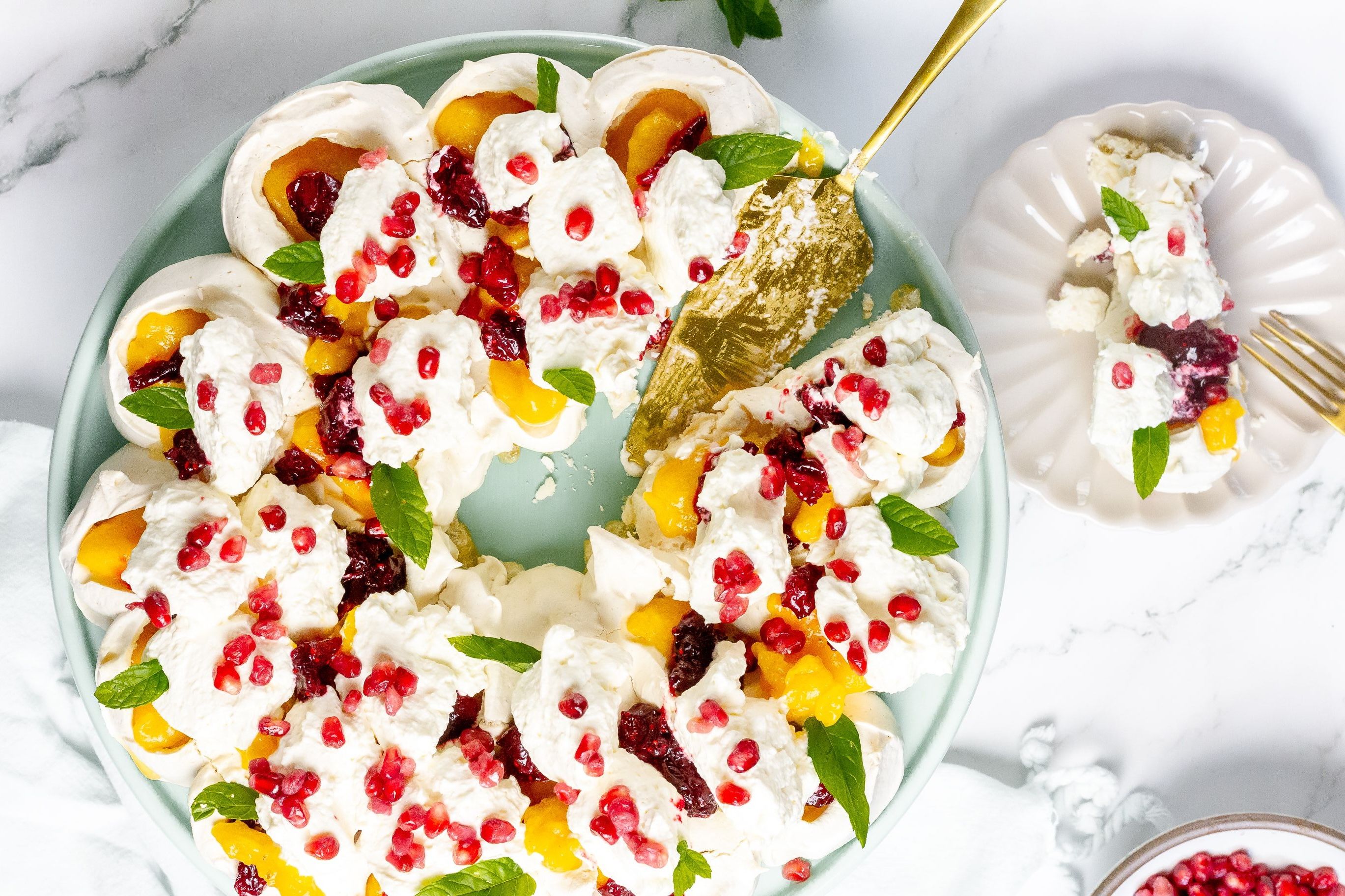 16 Festive Finger Foods That Make Easy Bites for Holiday Celebrations ...