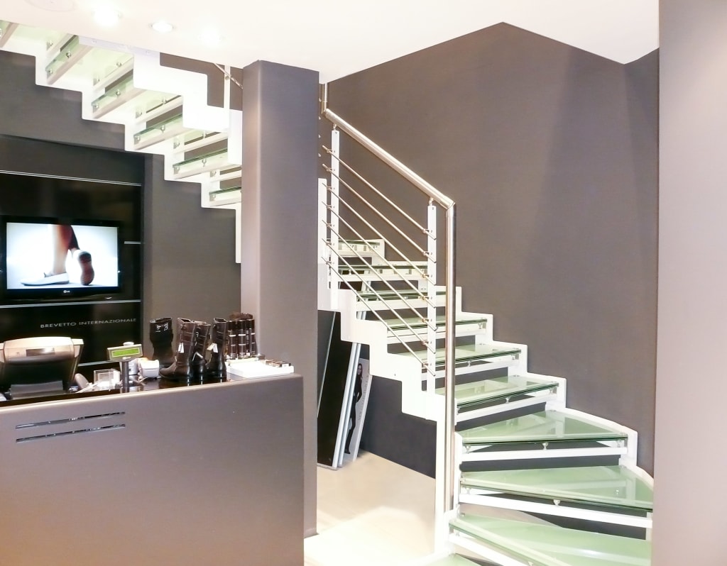 Scala a giorno installata a Taranto - Rintal