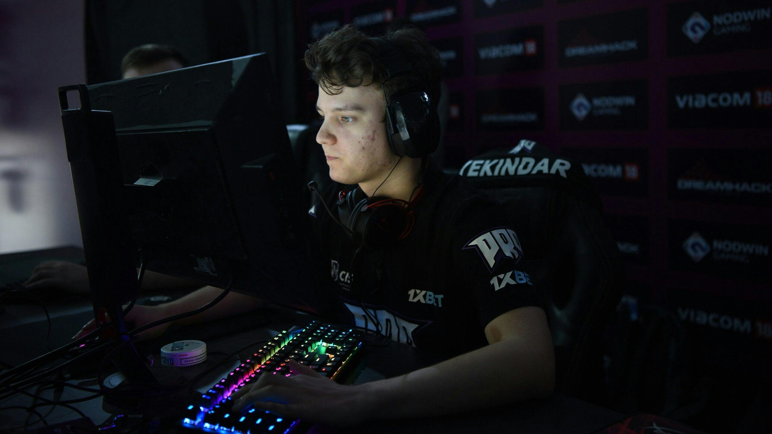 Best CS GO Crosshair Codes And Settings | Rivalry