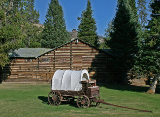 Pahaska Tepee | Yellowstone National Park