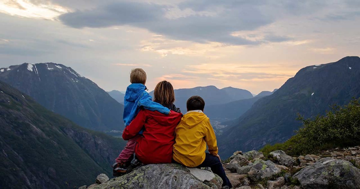 This autumn, take a cozy cue or two from Scandinavia | JC & Company