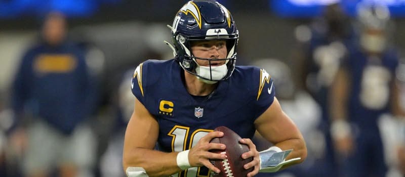 NFL Injury Report & Analysis: Justin Herbert Breaks Hand | RotoWire