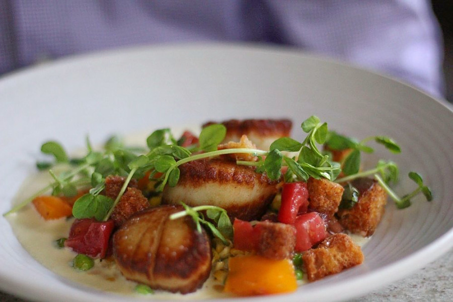 Explore the 5 top spots in Chicago's Ravenswood neighborhood
