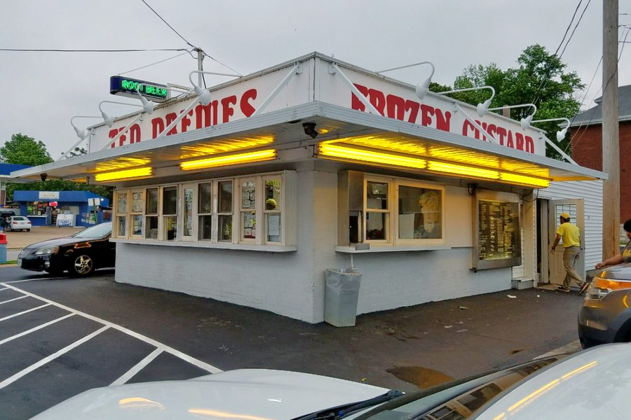 Your guide to the 5 top spots in St. Louis's Dutchtown neighborhood