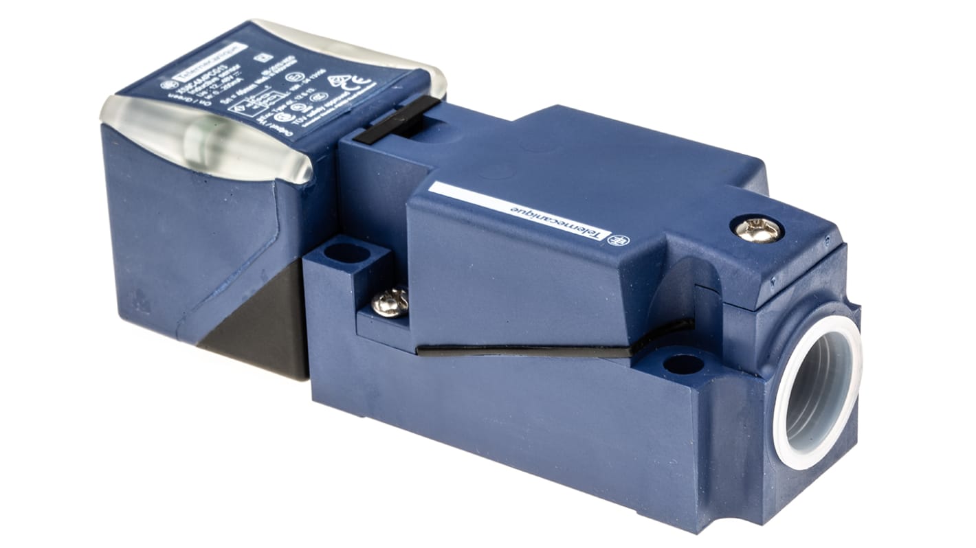 XS8C4A4PCG13 | Telemecanique Sensors Inductive Block-Style Proximity ...