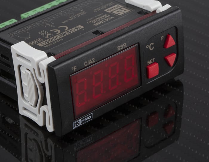 RS PRO | RS PRO Panel Mount On/Off Temperature Controller, 77 x 35mm 1 ...