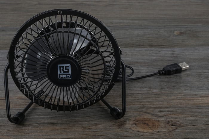 RS PRO | RS PRO Desk Fan 100mm blade diameter 1 speed 5 V dc with plug ...