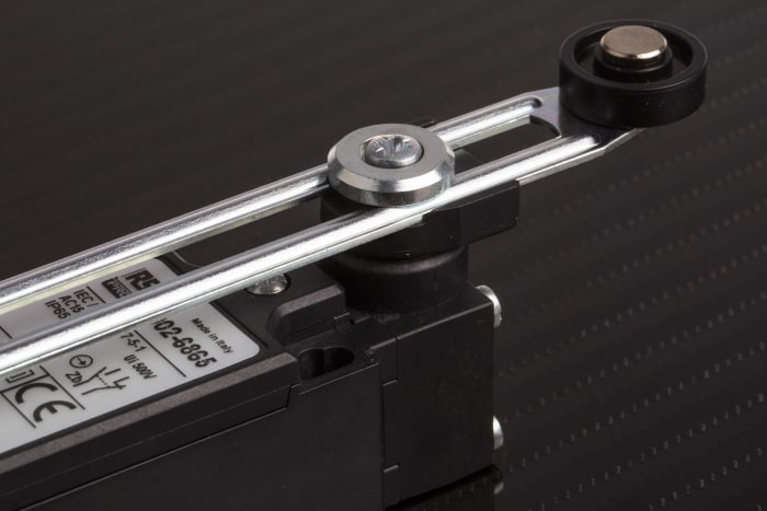 RS PRO | RS PRO Adjustable Roller Lever Limit Switch, NO/NC, IP65, DPST ...
