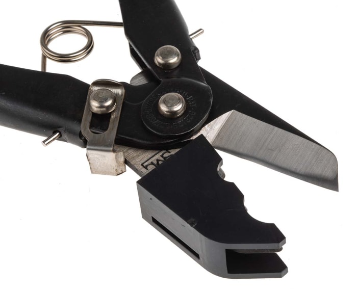 TK-1 SMC | SMC Pipe Cutter 13 mm, Cuts Plastic | 667-9396 | RS