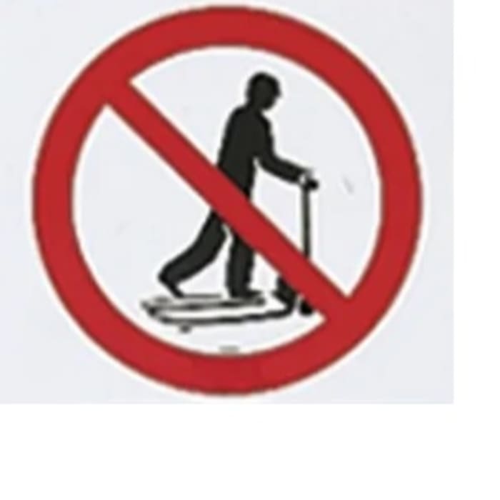 250026 Brady | Señal de prohibición con pictograma: Prohibido subirse a ...