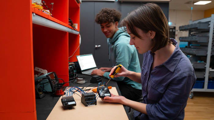 Akx00051 Arduino Arduino Education Starter Kit Plc Starter Kit 284 2239 Rs