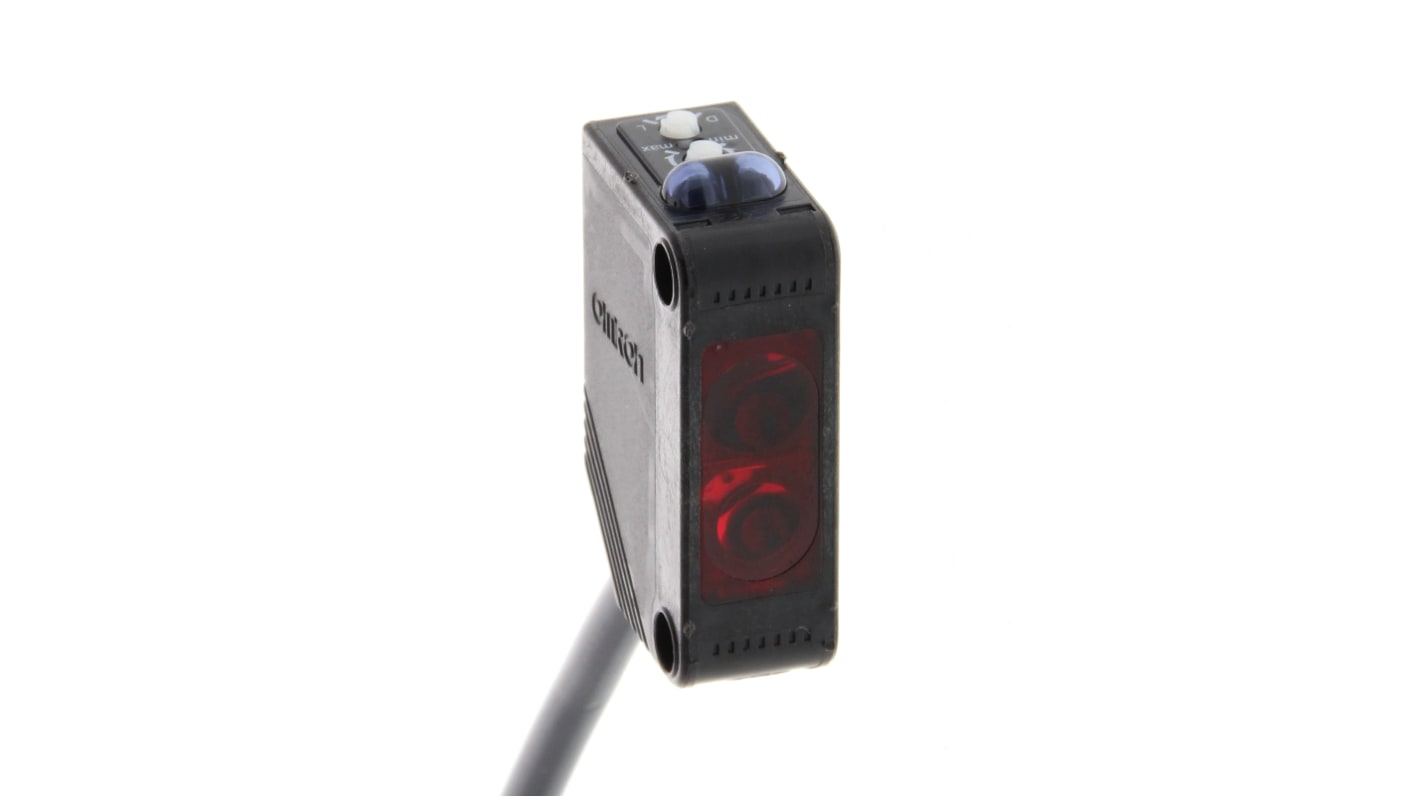 E3Z-L81-IL3 2M | Omron Diffuse Photoelectric Sensor, Block Sensor, 90 mm Detection Range | RS