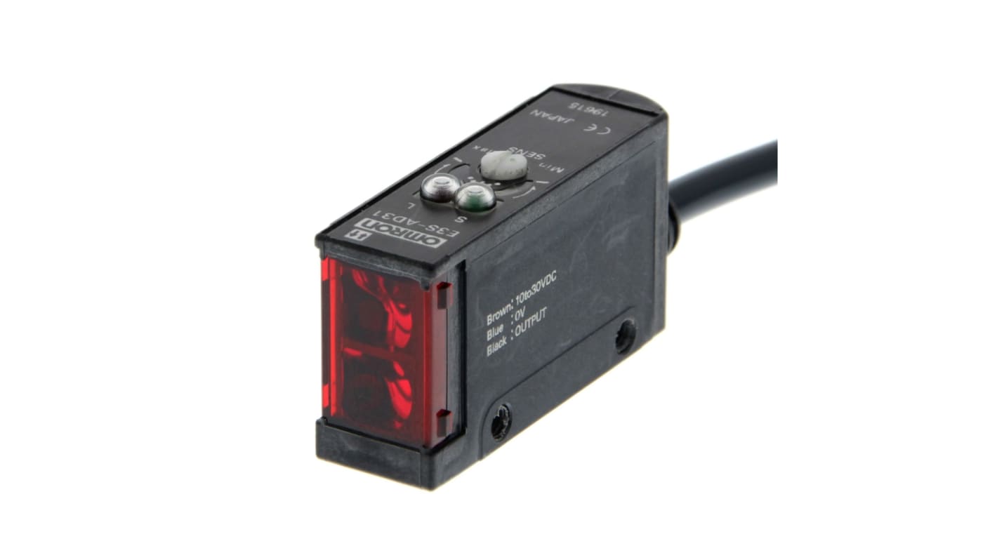 E3S-AD12 | Omron Diffuse Photoelectric Sensor, Block Sensor, 700 mm Detection Range | RS
