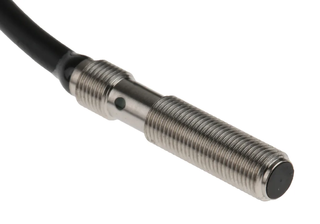 Omron M5 x 0.5 Inductive Proximity Sensor - Barrel, NPN Output, 1.2 mm ...