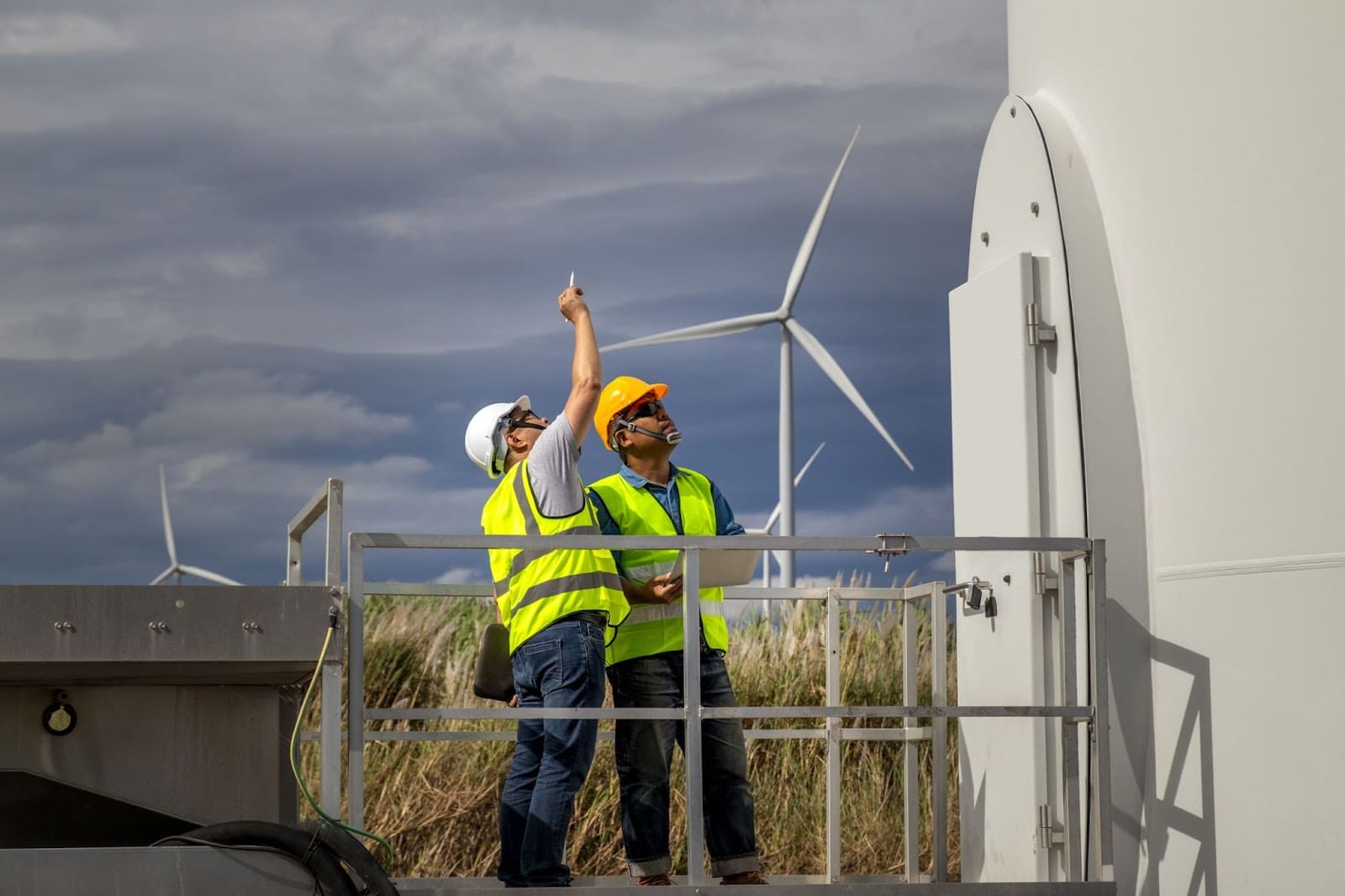 Safety in Wind Energy vs Fossil Fuel Operations | RS