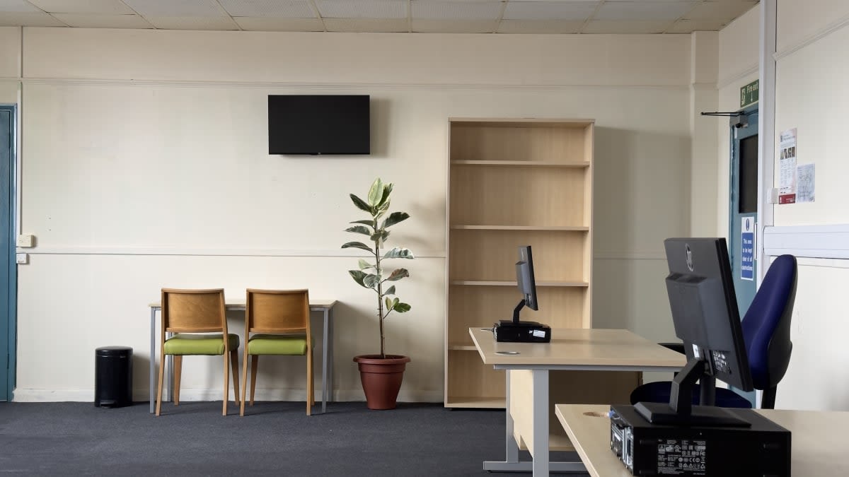 Office Space for 8 - £710/month - Romford (Ref:45fd826d986ae ...
