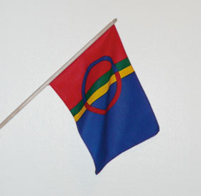 Samisk flagg på pinne