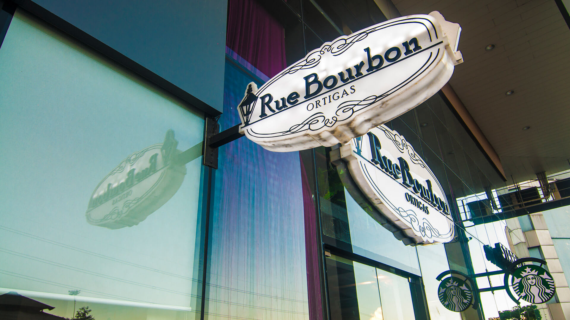 Ortigas | Rue Bourbon Bar & Restaurant