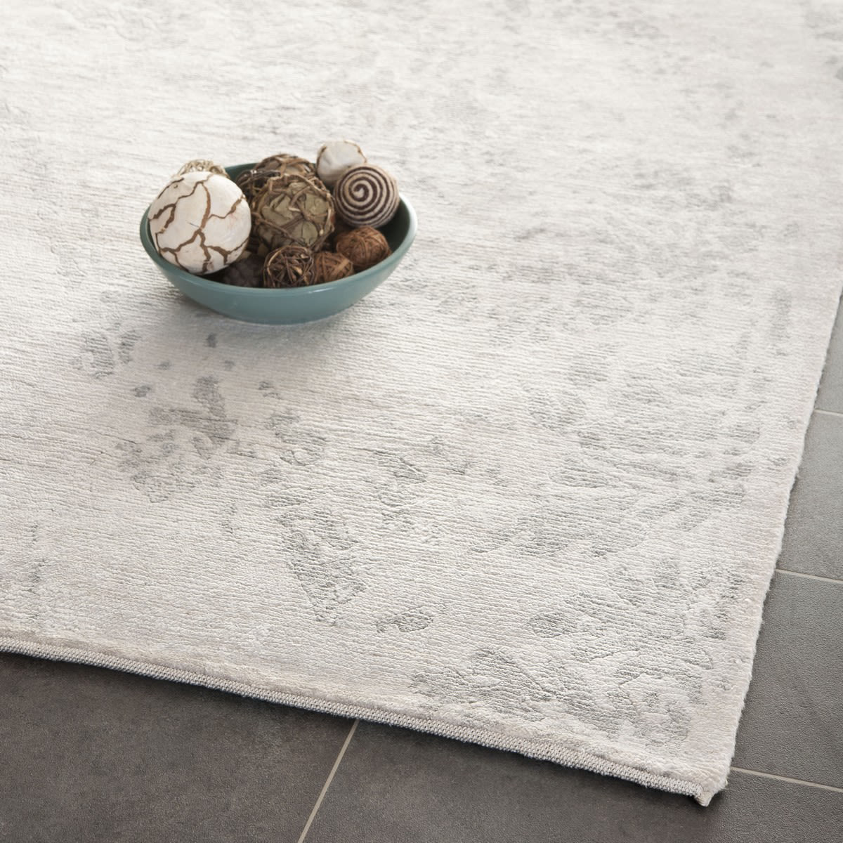 Safavieh Tibetan Tb944A Platinum | Rug Studio