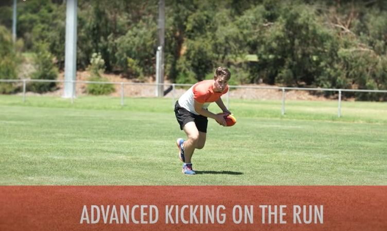 Advanced - Kicking on run