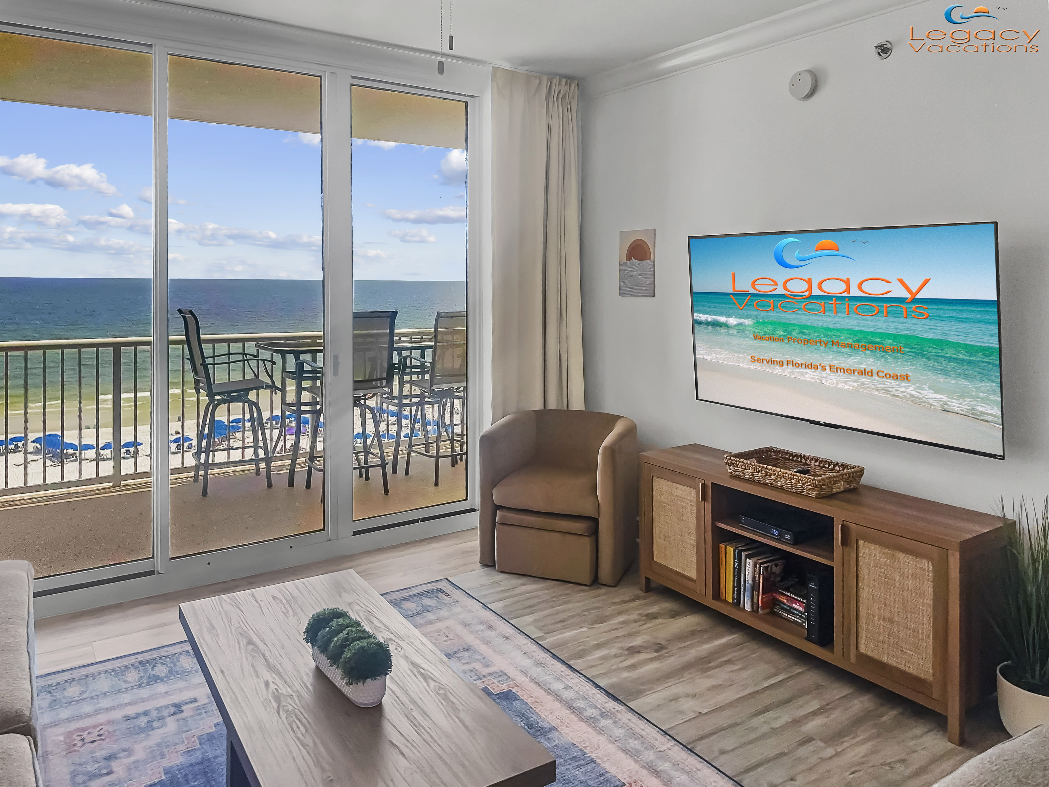 Azure #613 Updated Top Floor 3bdrm Sleeps 10! Views Gal • Condo rental